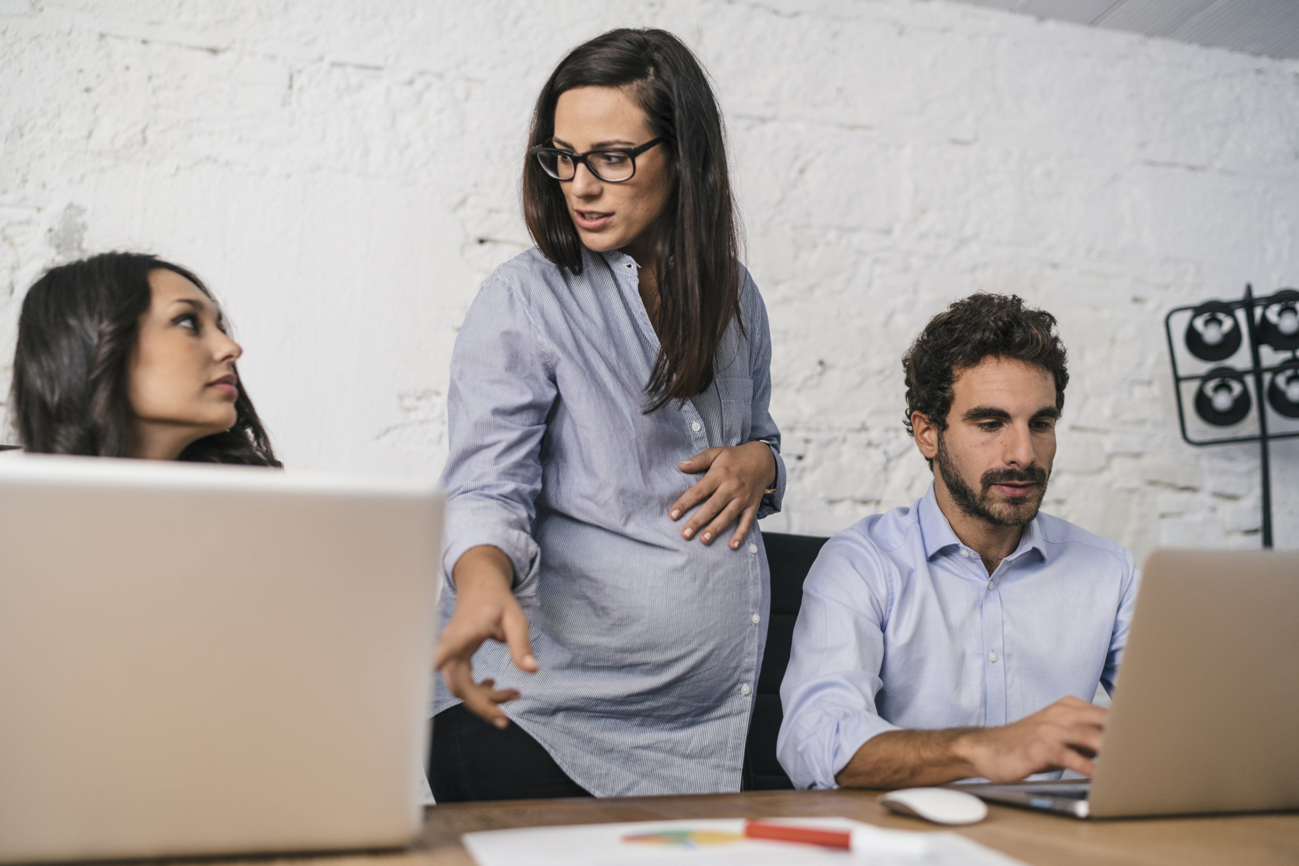 How to manage maternity leave: A guide for employers | SafeHR